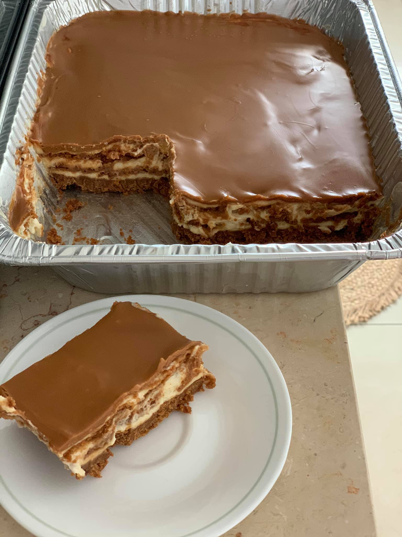 עוגת לוטוס שכבות קסומה ומגרה בטירוף בכלום עבודה - אמא מבשלת